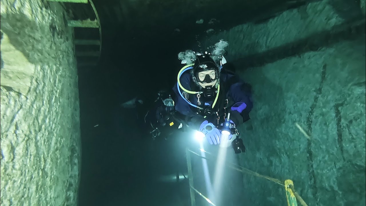 Kobanyai mine - chili diving - YouTube