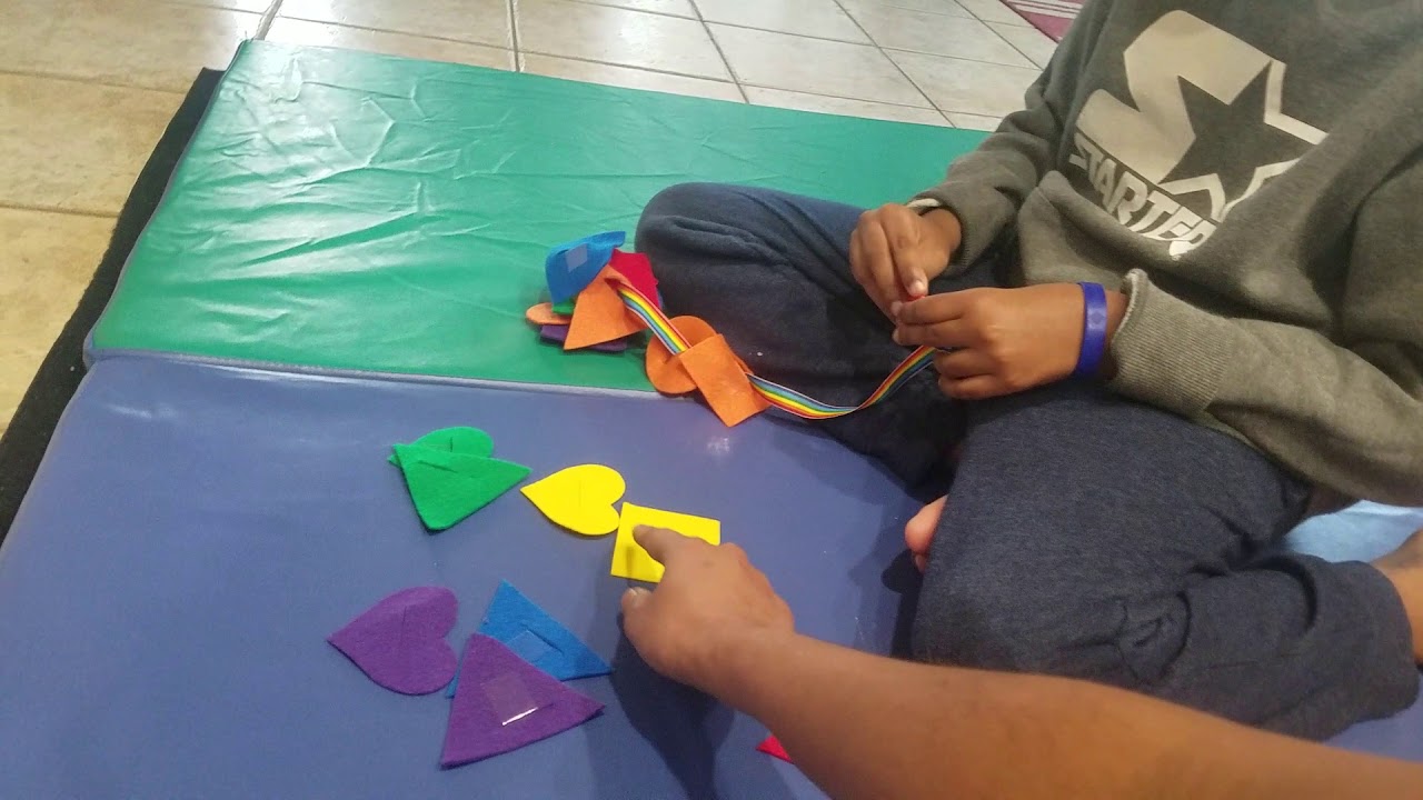 Buttoning practice - 01/27/2020 - YouTube