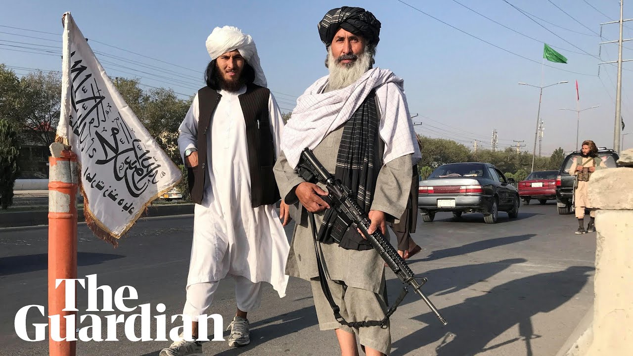 Kabul falls to the Taliban as thousands of Afghans try to flee - YouTube