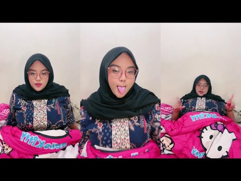 GIGI HIJAB KACAMATA DUDUK MANIS DALAM KAMAR ‼️ PART 1