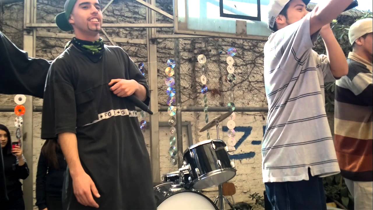 MamboRap en vivo en el liceo tajamar (intro ) - YouTube