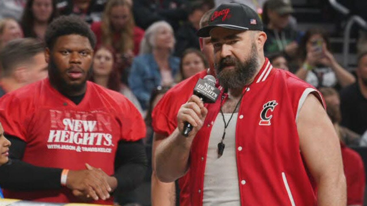 Jason Kelce loses his Super Bowl ring in pool of chili - YouTube