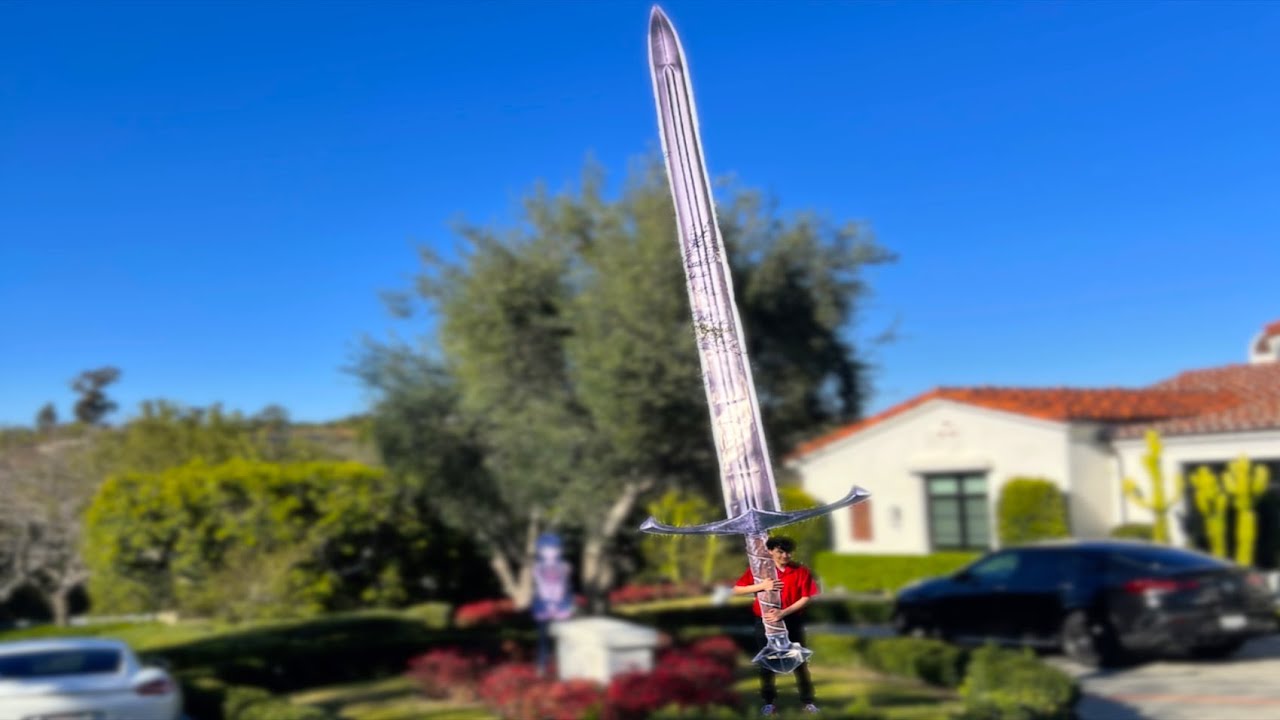 DOWNBAD WEEB ATTACKS MAN WITH HIS 25 FT LONG SWORD - YouTube