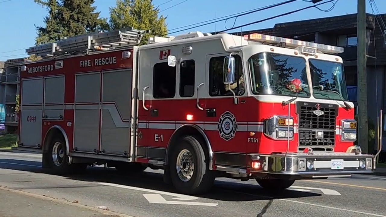 Abbotsford Fire Engine 1 & Engine 8 Responding - YouTube