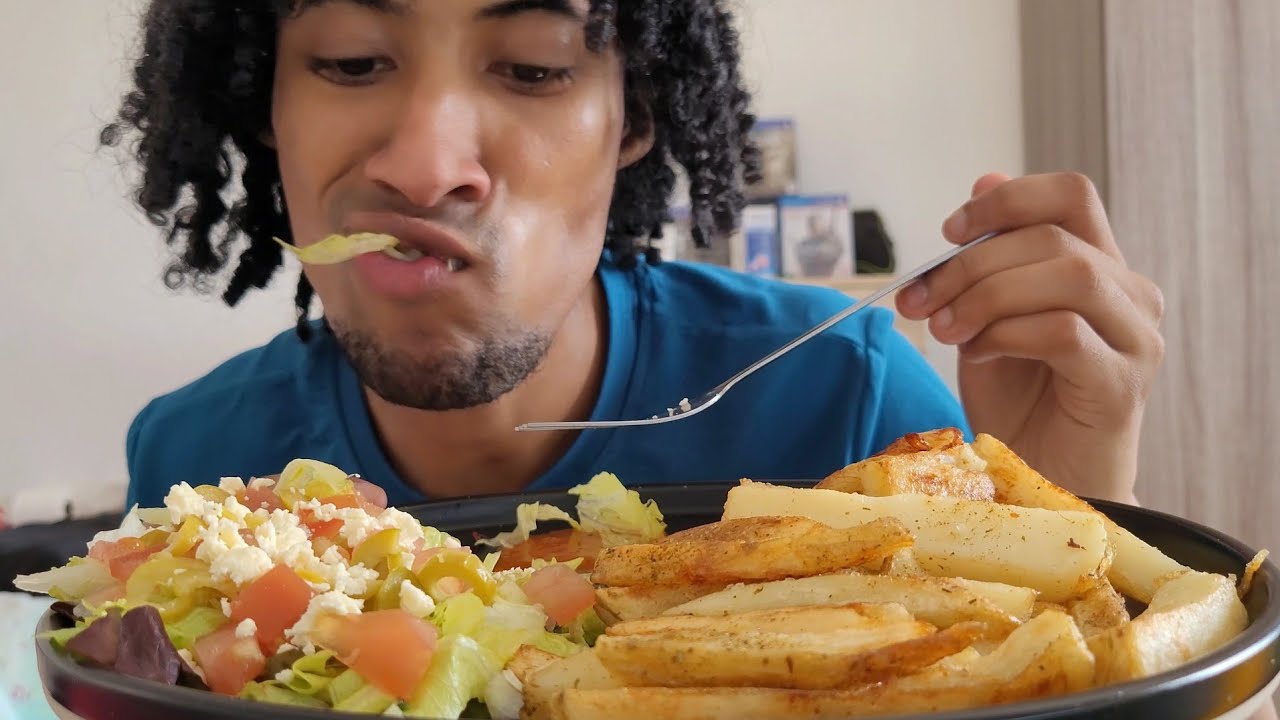 MUKBANG - Fries, salad and the lion king - YouTube