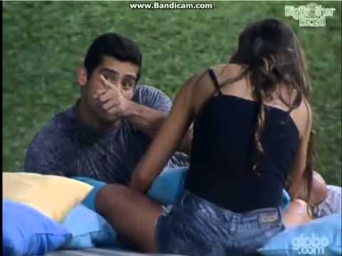 Yuri Fazendo a pequena Laisa da gargalhadas e gargalhadas ao imitar João Caralho!!! (1)