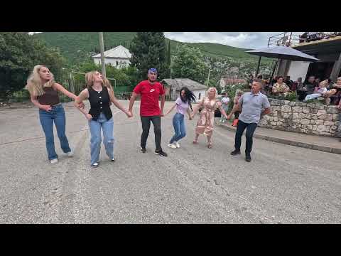 Blagaj Djevojke koje top igraju