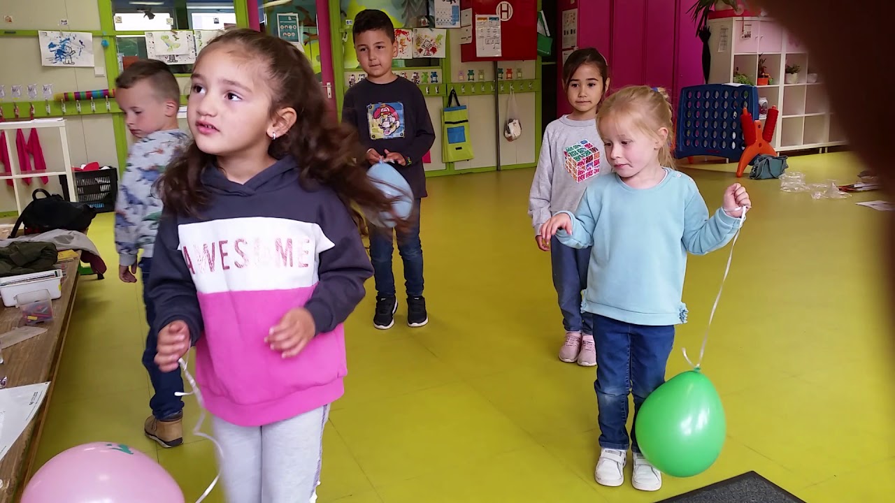 Dansen met ballonnen - YouTube