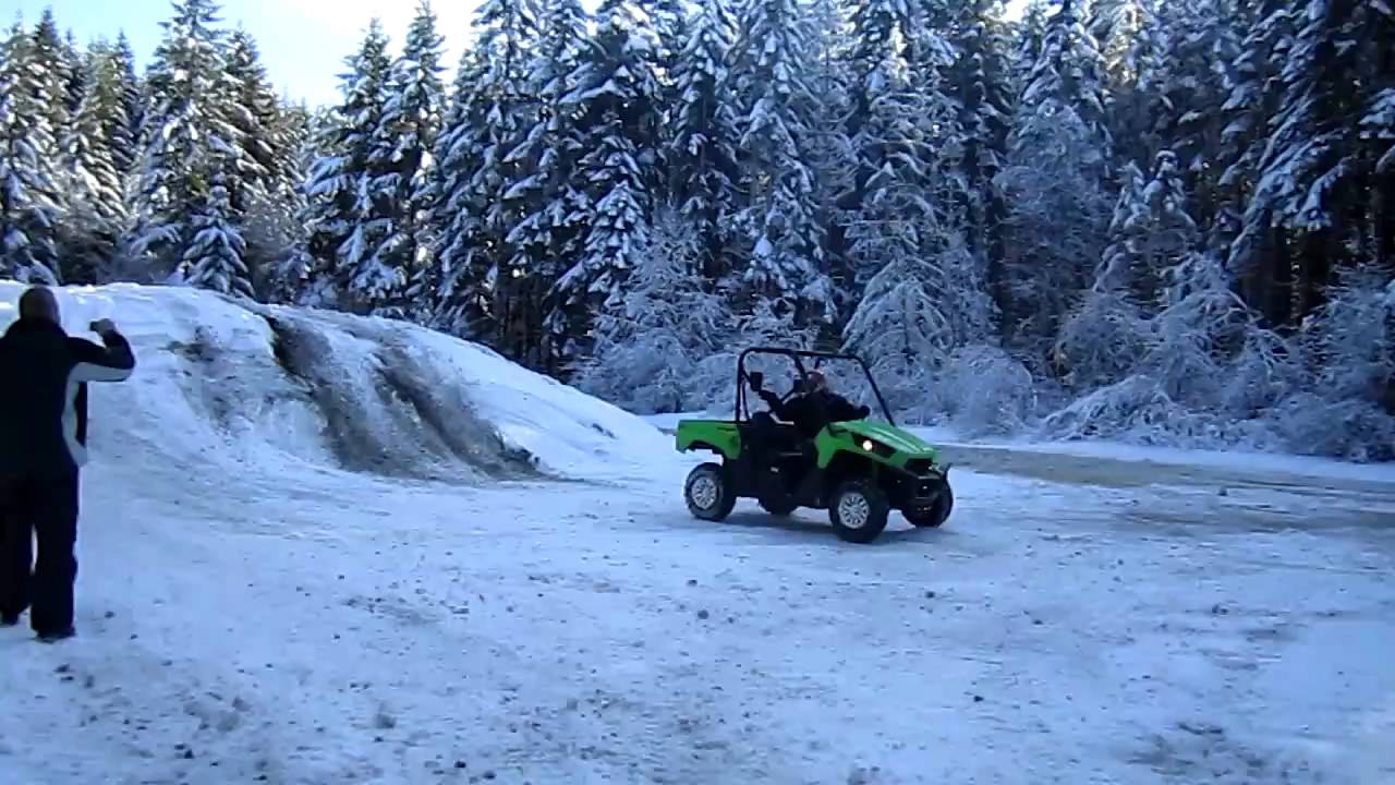 teryx small snow jump lots of fun - YouTube