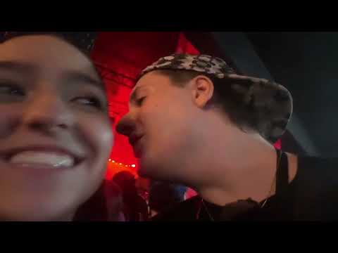 BEIJANDO AS NOVINHAS DE CURITIBA, FESTA UNIVERSITÁRIA