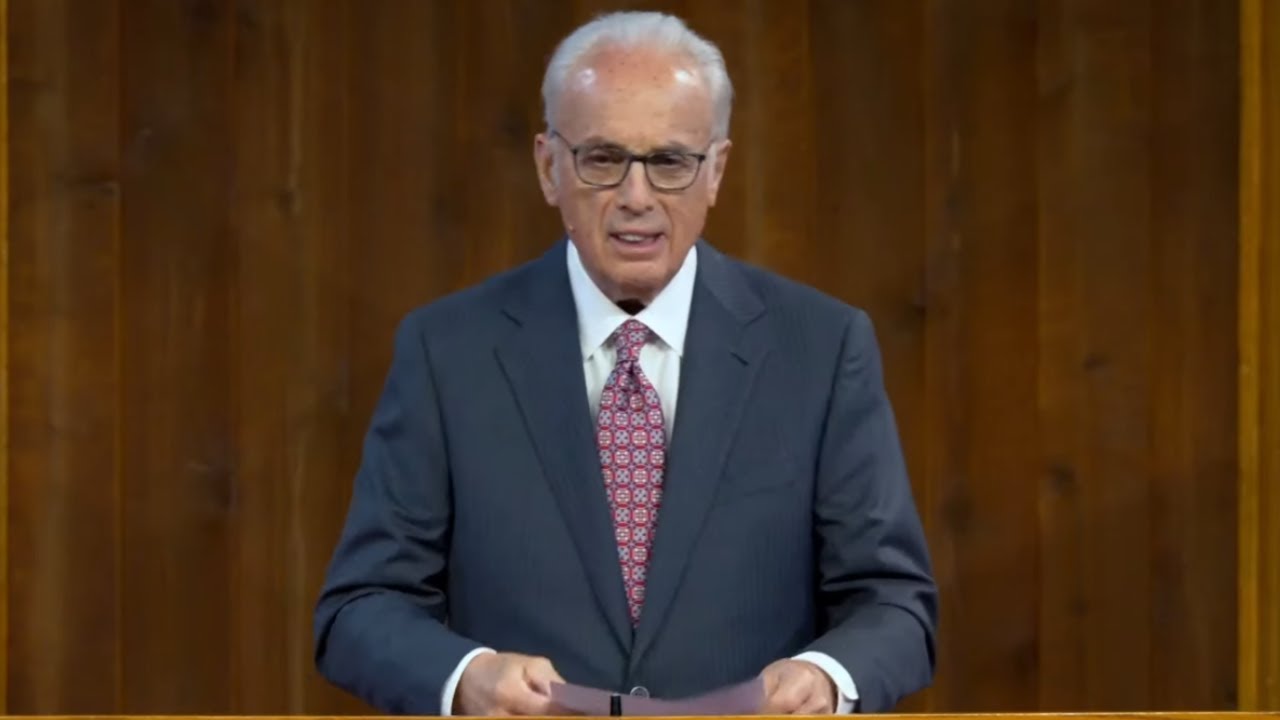 Pastor John MacArthur Reading Matthew 21 From The Legacy Standard Bible ...