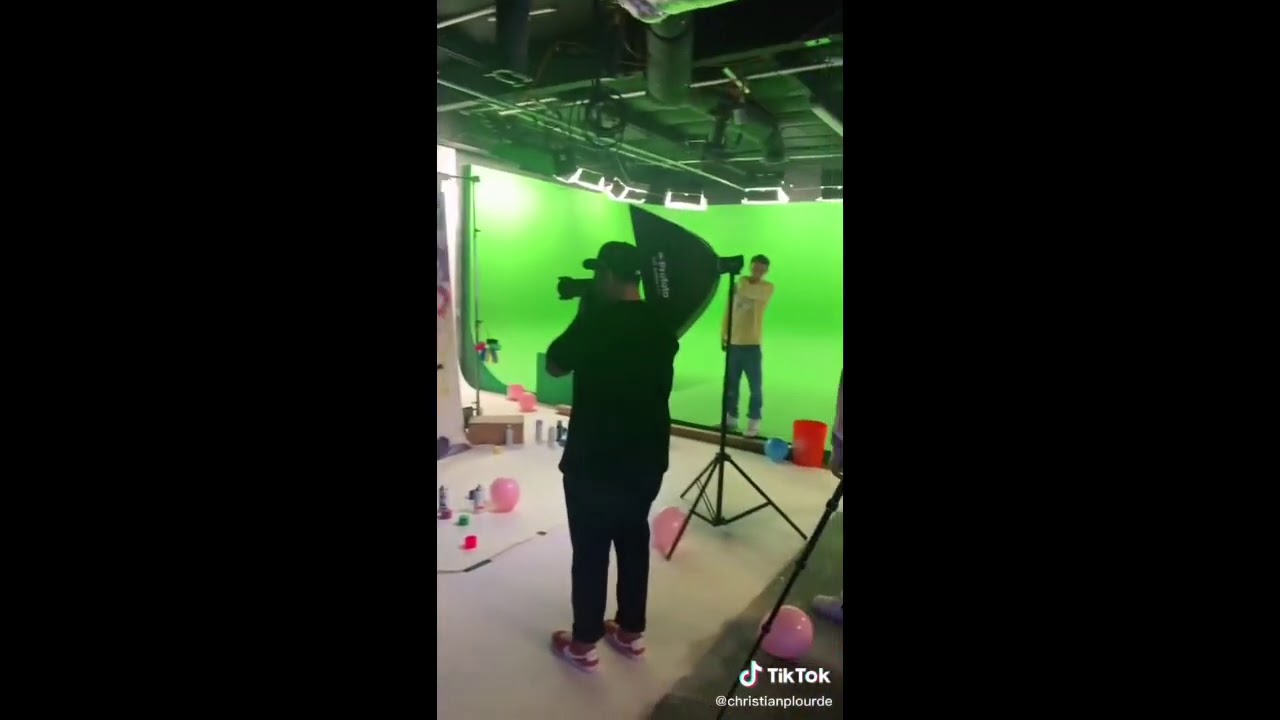 larray’s new girlies merch photoshoot tiktoks - YouTube