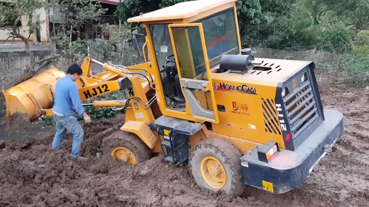 Amazing Heavy Dangerous Huge Excavator Construction Equipment Stuck In ...