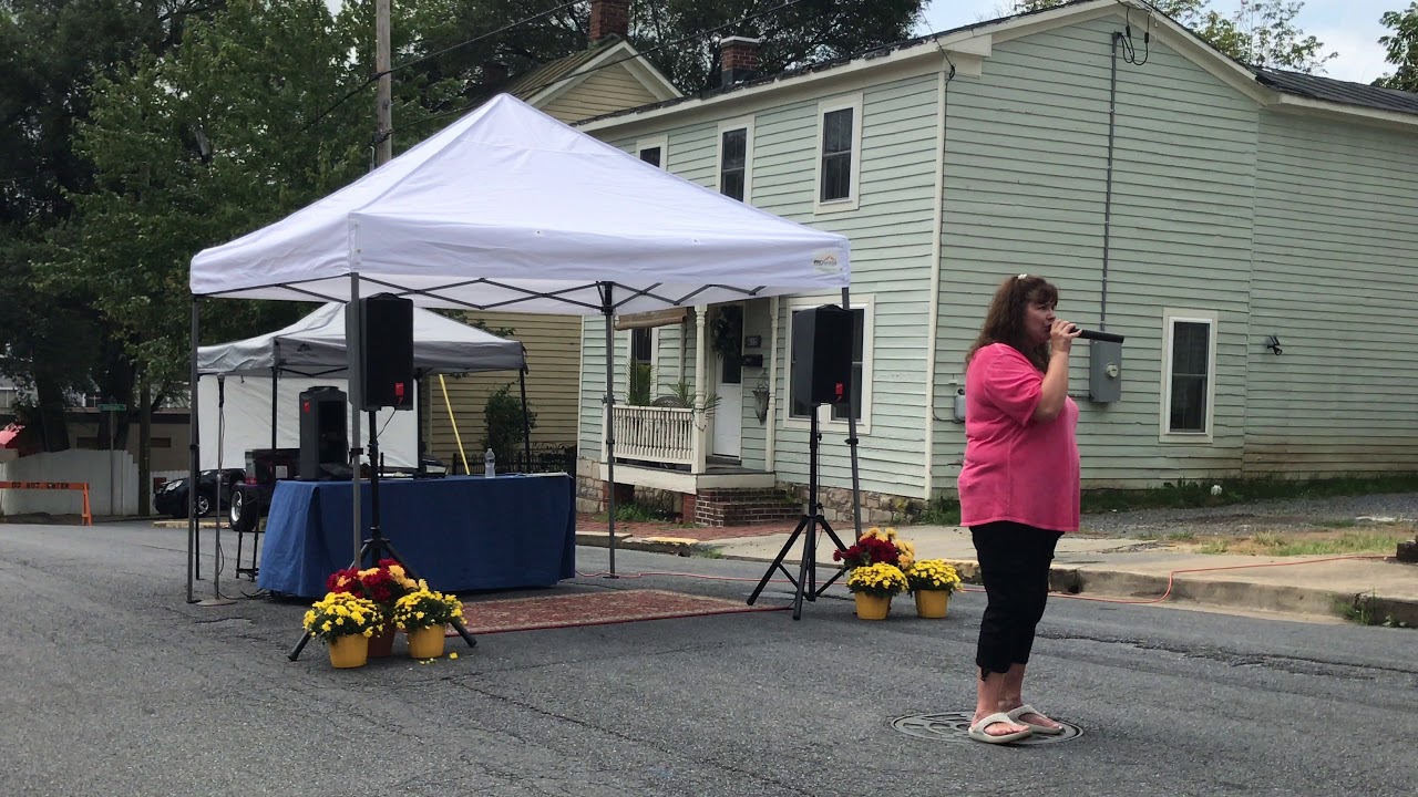 Liz Ruffner "True Love" at Patsy Cline Block Party 2018 - YouTube