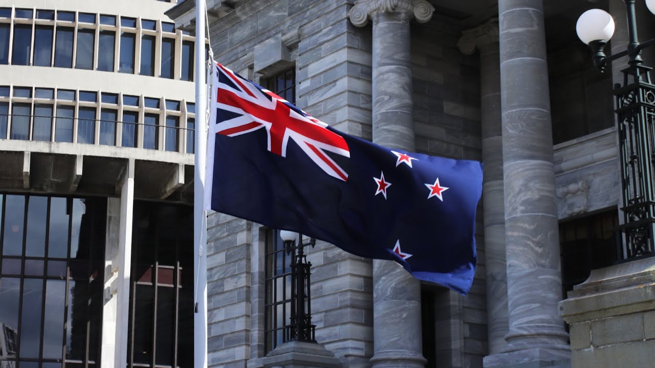 Record number of people leave New Zealand - YouTube