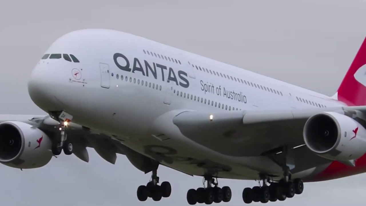 Top 10 Heavy Plane Landings! || Your Weekly Aviation - YouTube