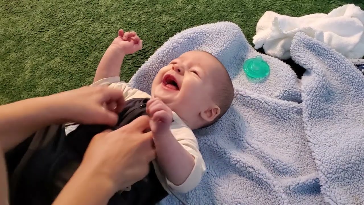 Baby Richy laughing - First Laughs - Smilling - YouTube