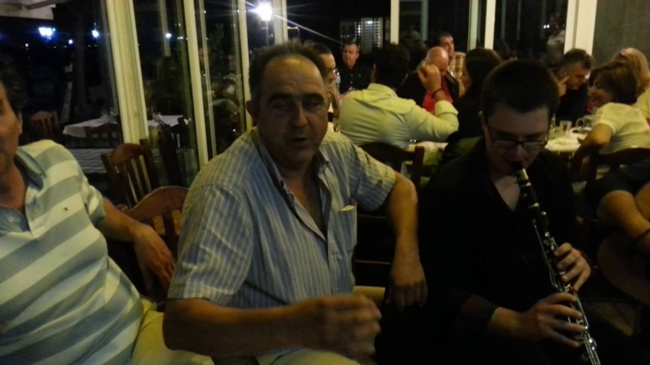 Η ΟΡΧΗΣΤΡΑ ΣΤΟ ΤΡΑΠΕΖΙ - YouTube