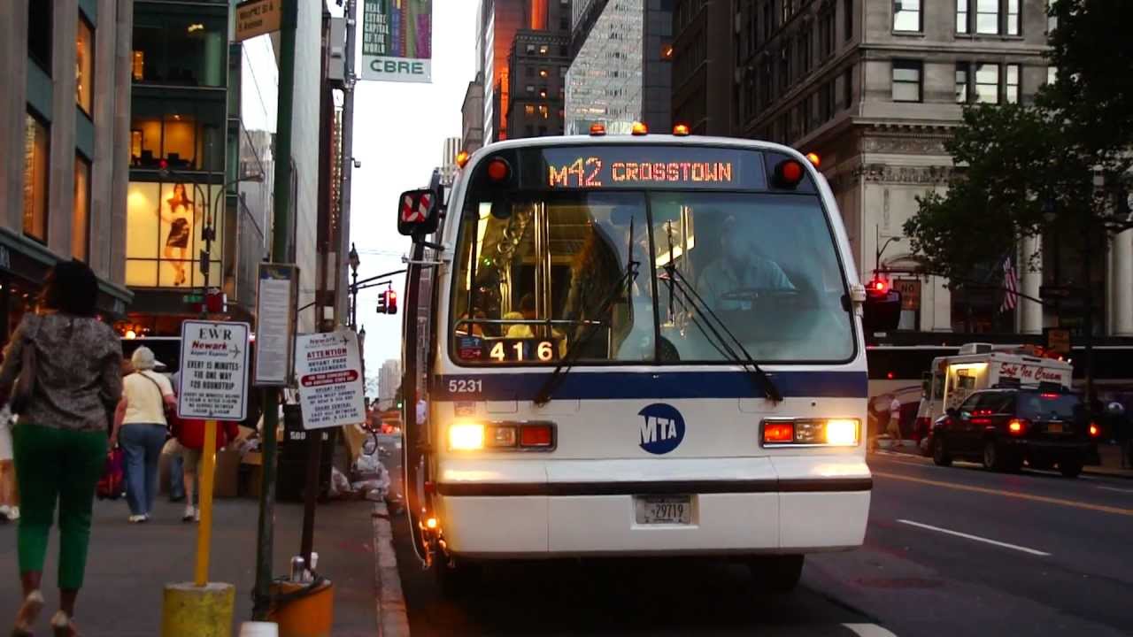 MTA New York City Bus 1999 NovaBus RTS-06 5231 On The M42 @ 42nd Street ...
