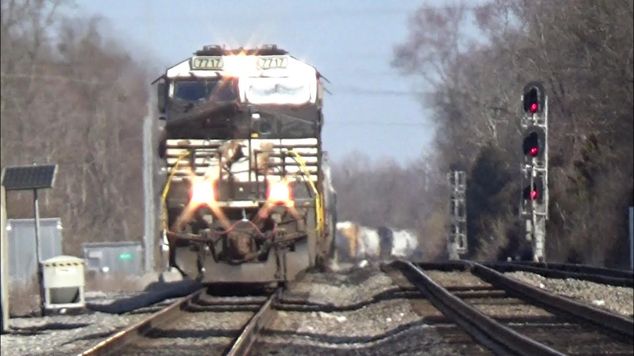 NS ES44DC 7717 w/ Whiteface Dash 9 + Nice Crew Leads Manifest 179 on 3/7/21 - YouTube