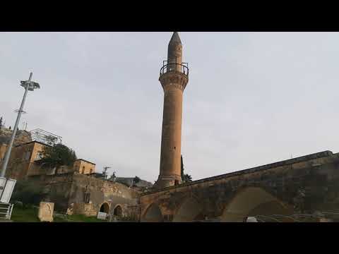 Şanlıurfa Halfeti'de  Tarihi Batık camii.