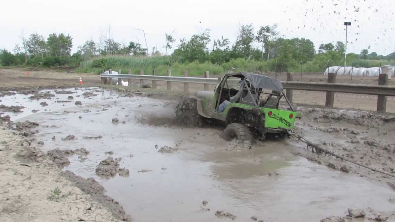 Run 03 At FreelinMX 4x4 Extreme Mud Bog - Slow Motion - YouTube