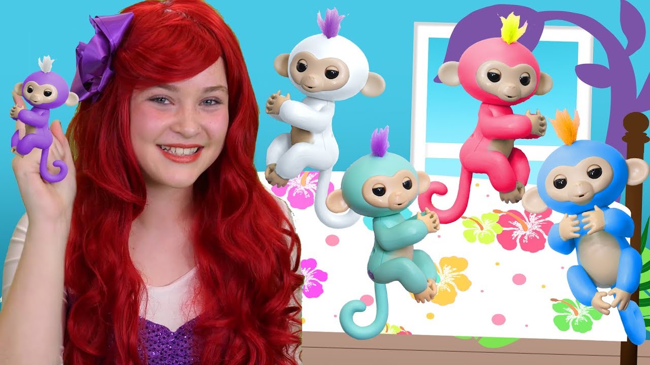 5 Little Fingerlings Jumping On The Bed | WigglePop - YouTube