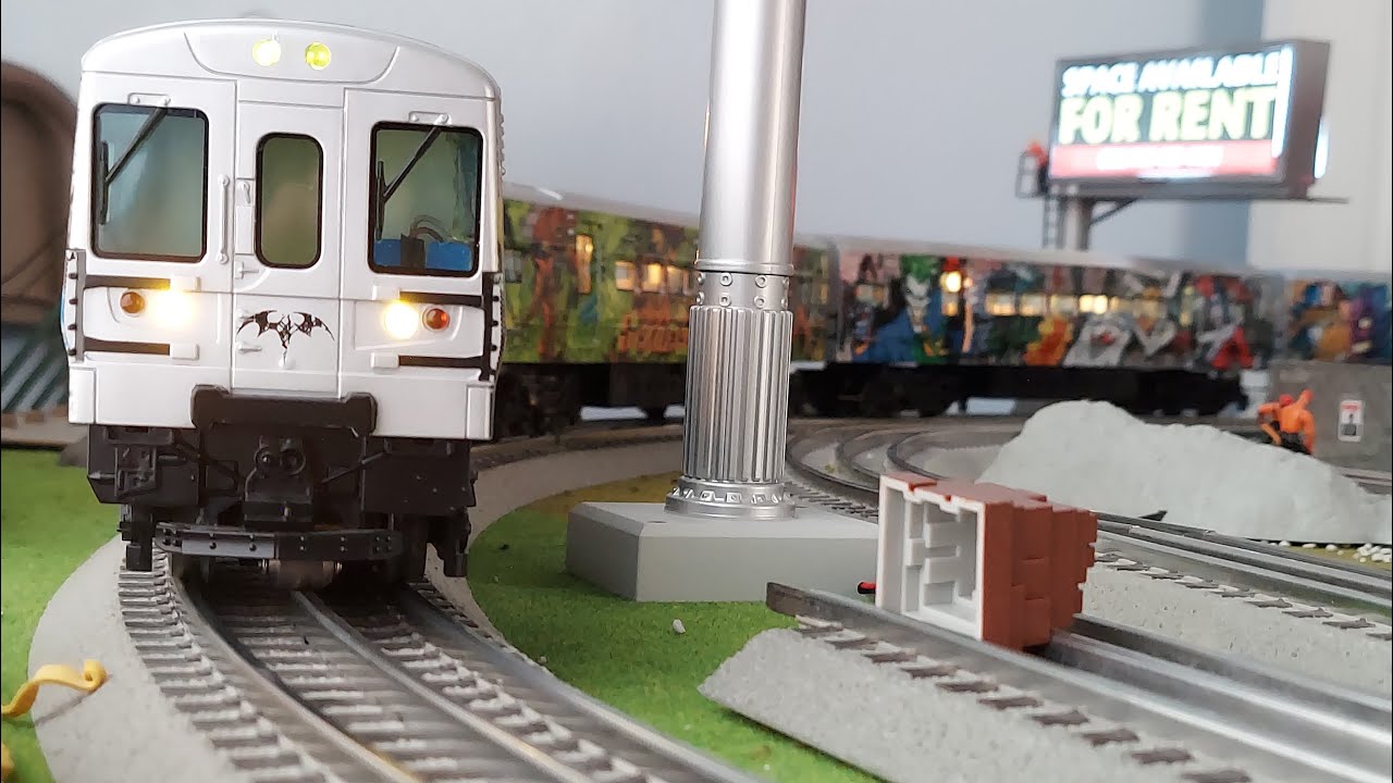 LIONEL M-7 BATMAN GOTHAM CITY SUBWAY SET Running On The Napier-Laird ...