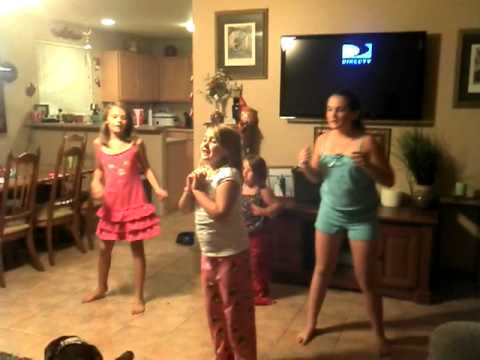 little dancing divas - YouTube