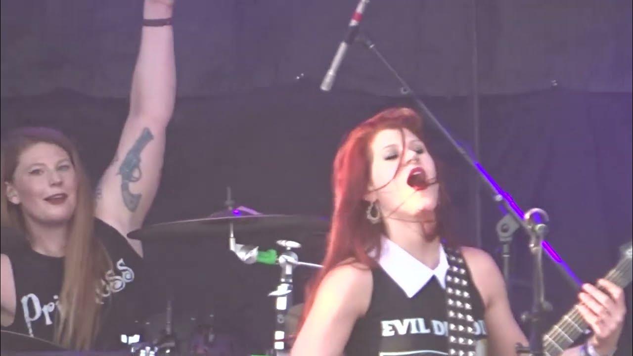 Kittie Vultures 9-22-2023 Louder Than Life Louisville, Kentucky - YouTube