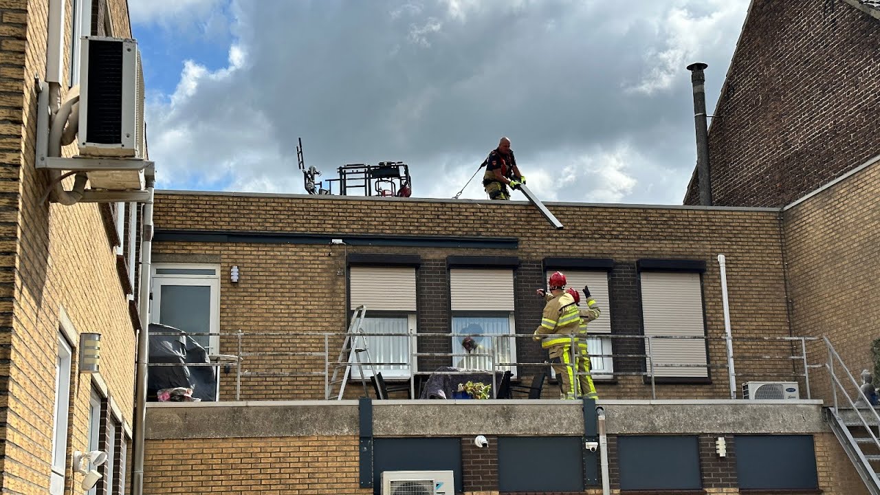 Storm Poly zorgt ook voor schade in Parkstad: Overkapping vliegt door ...