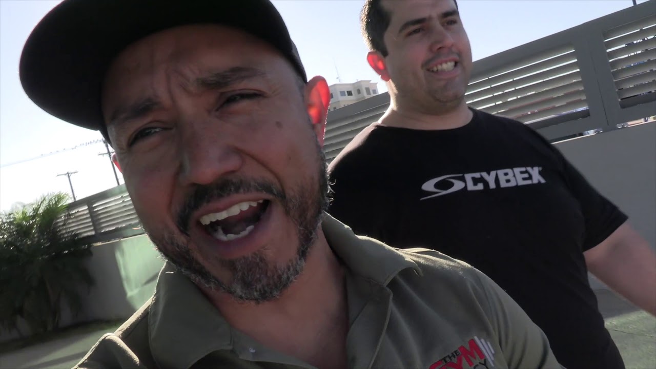 Chambeando ando con El Ranas en el Gym Legacy #VisitaLaredoTx - YouTube