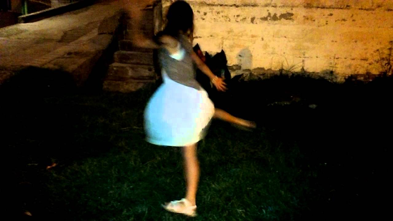 La niña elastica - YouTube