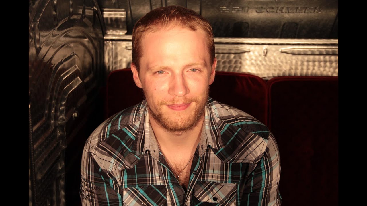 Single-Couch 2015: Er sucht Sie - Adrian B. - YouTube