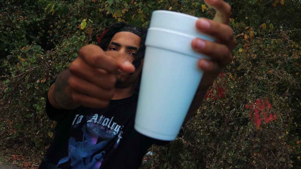 Deelo Youngin - reaching out prod.(chrismade) - YouTube