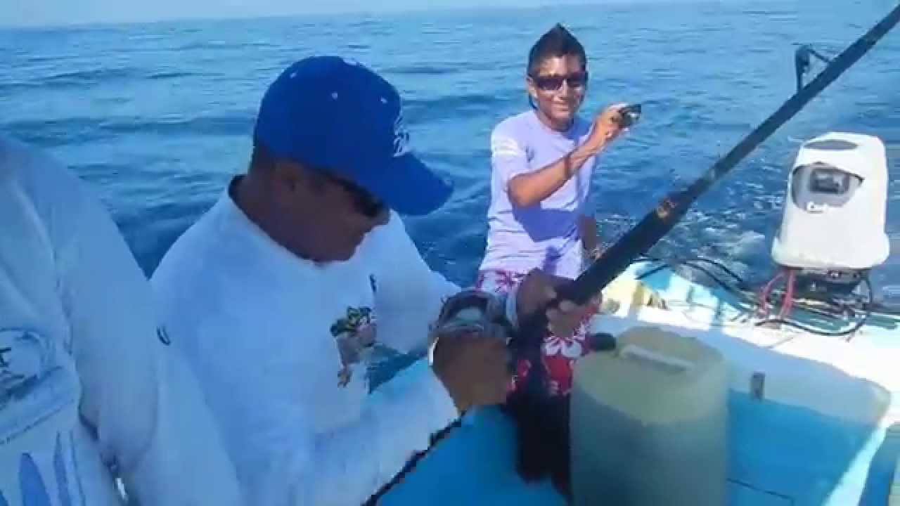 Valentin Estrada en Torneo Internacional del Pez Vela 25 Aniversario ...