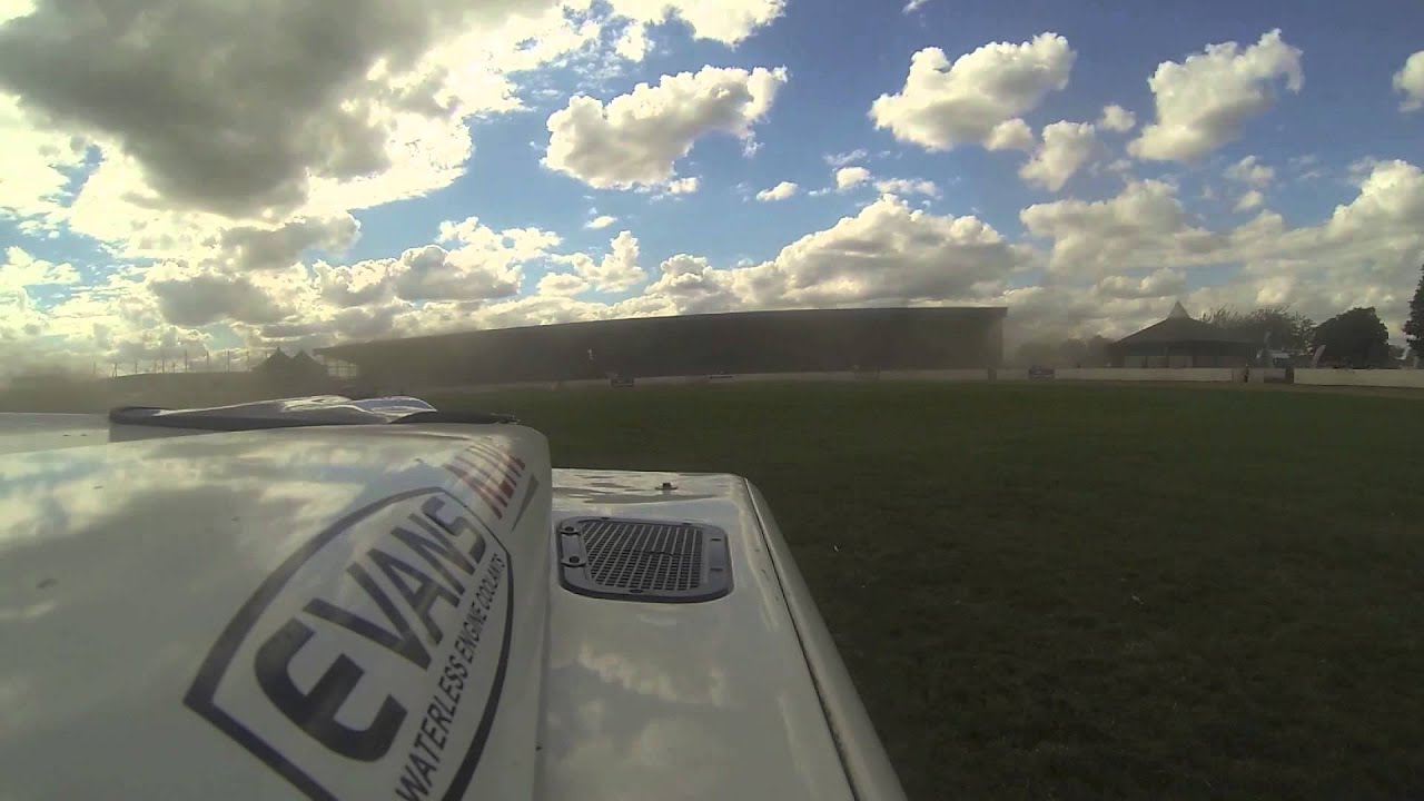 Alive Tuned Defender Td5 Racer - YouTube