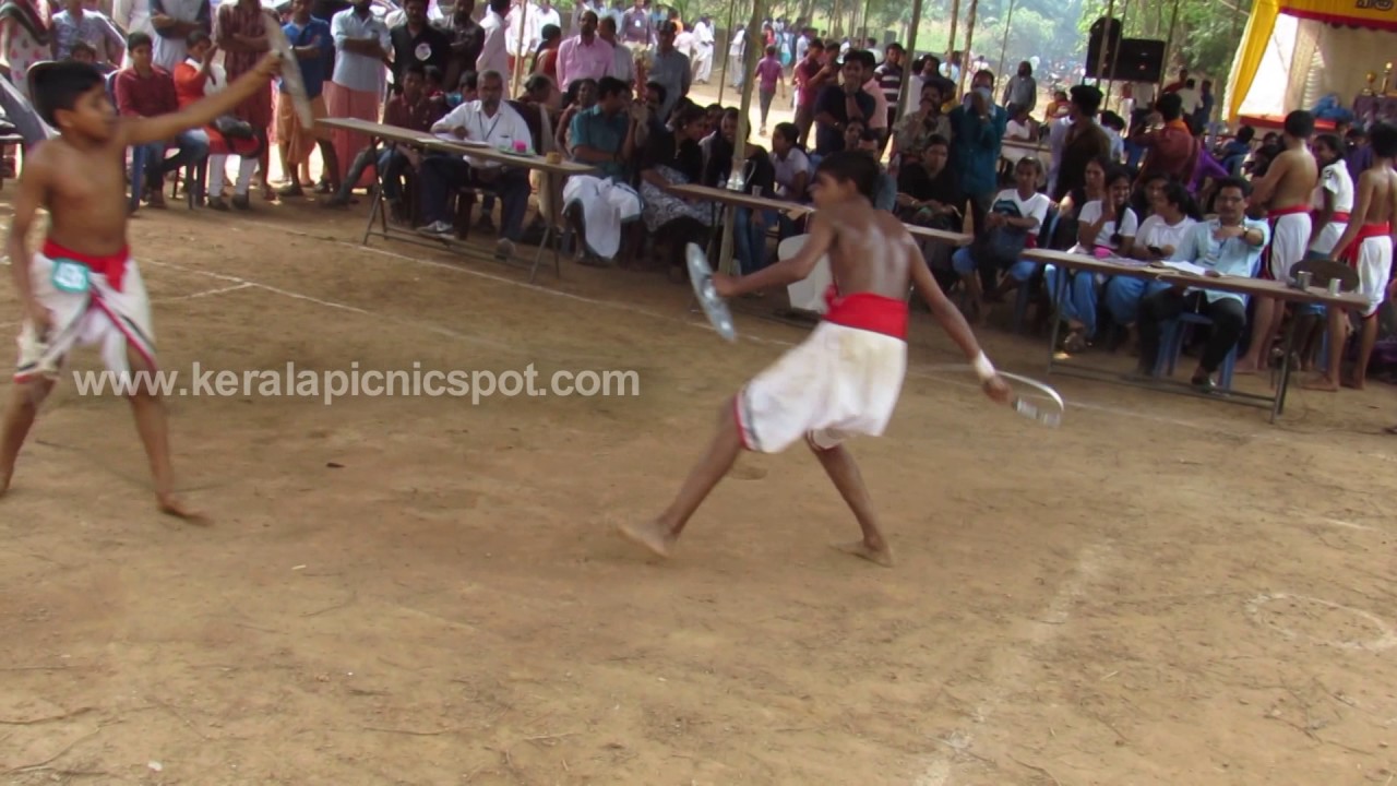 Kalaripayattu Gents Urumi (Long Flexible Sword) Fight-Indian Martial ...