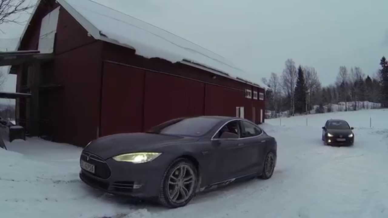 Tesla vs Golf 4motion - YouTube