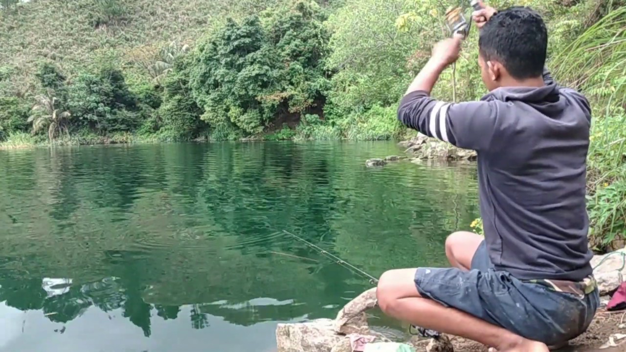 Lake toba fishing sigapiton - YouTube