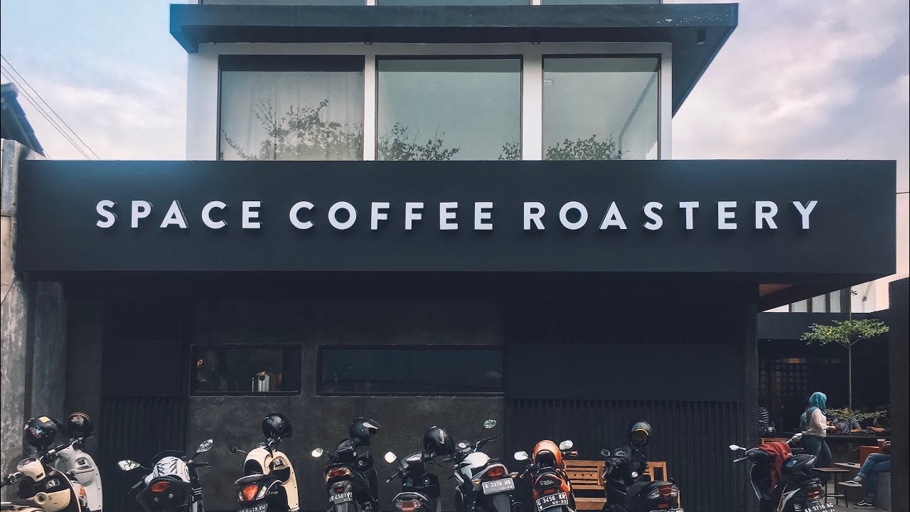 Halu pink banana at space coffee roastery | #tripcoffee - YouTube