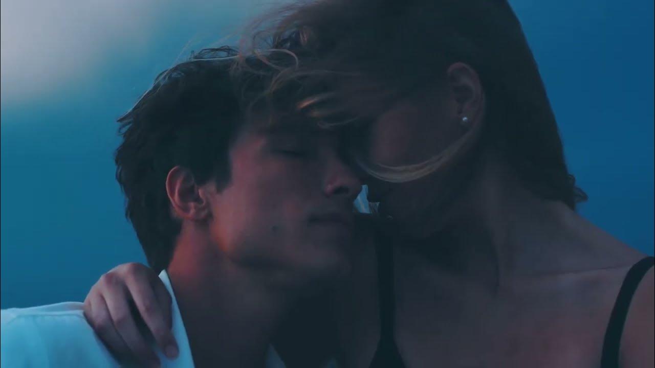 Ana Moreau - Les exs (Sullivan Clip) - YouTube