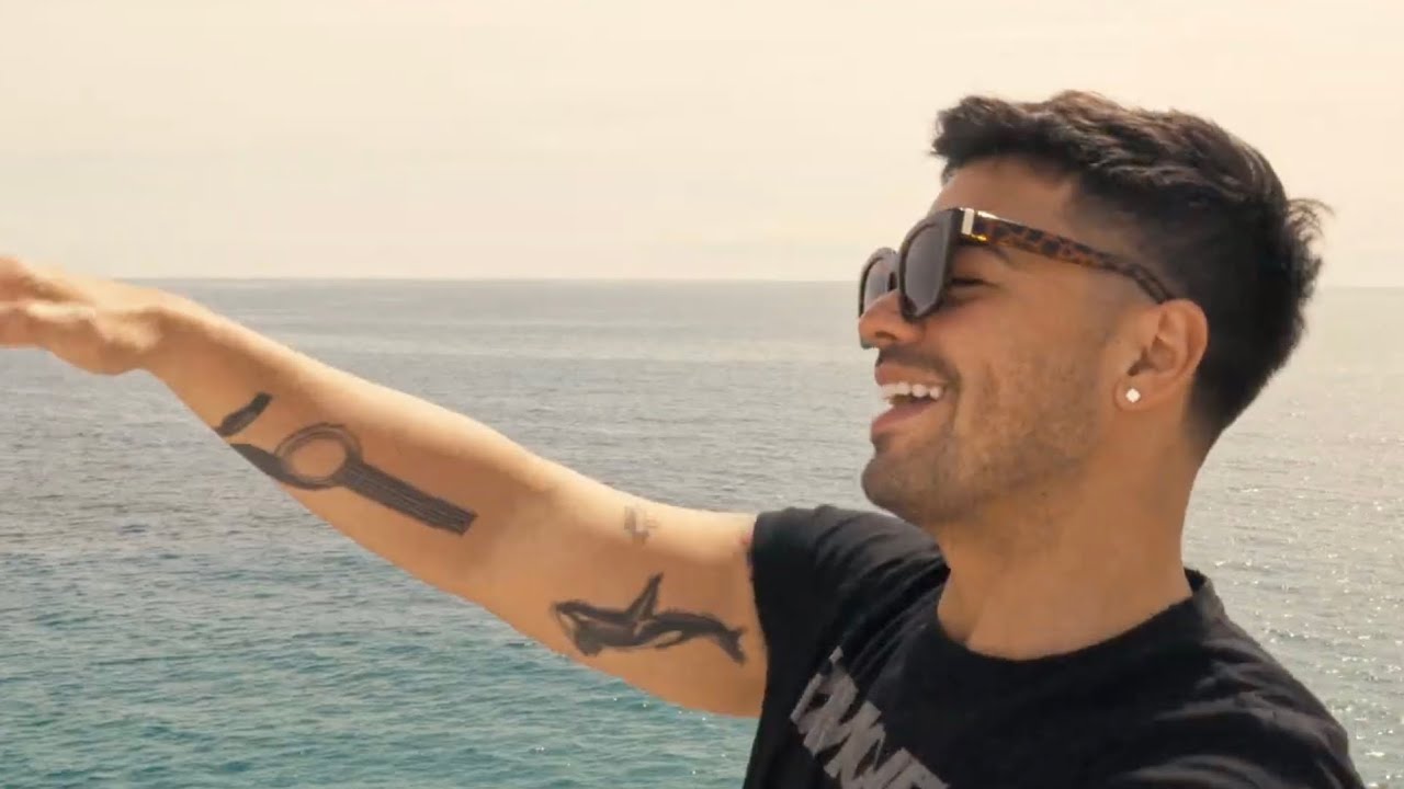 Daniel Huen - Tú Te Lo Mereces (Official Music Video) - YouTube