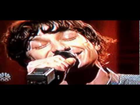 Gotye Somebody That I Used To Know on SNL 05-26-27-12 - YouTube