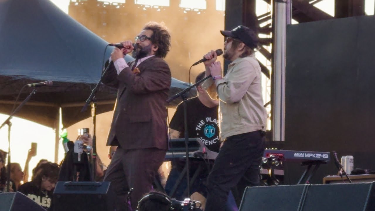 Motion City Soundtrack - Everything Is Alright ft. Patrick Stump [Live ...