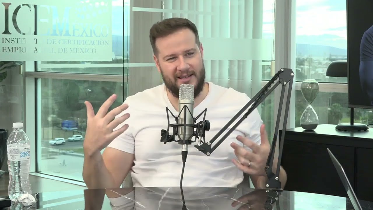 MÁXIMAS #01/ Diego Ruzzarin / "Capital Humano" - YouTube