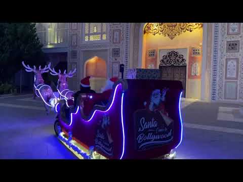 Noel Baba'nın kızağı Bollywood Park'ta.