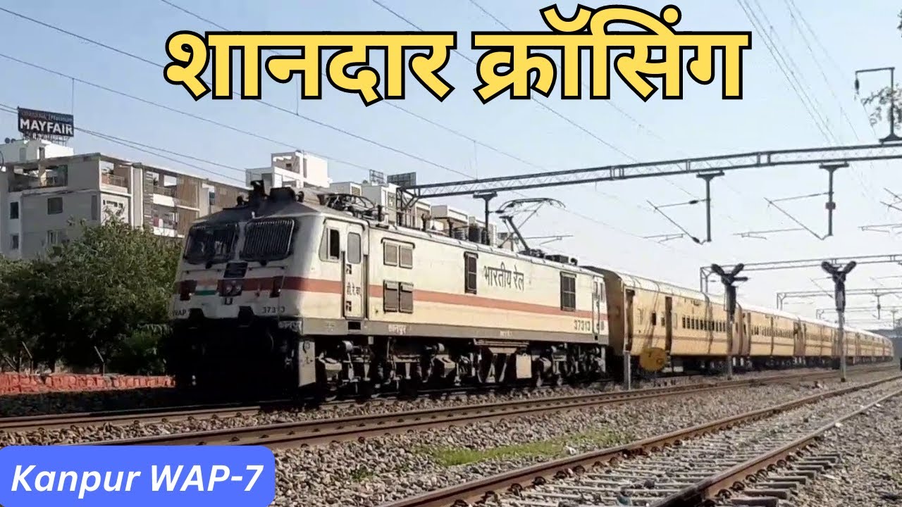 Amazing Train Crossing | mathura jaipur special express 04173 cross ...