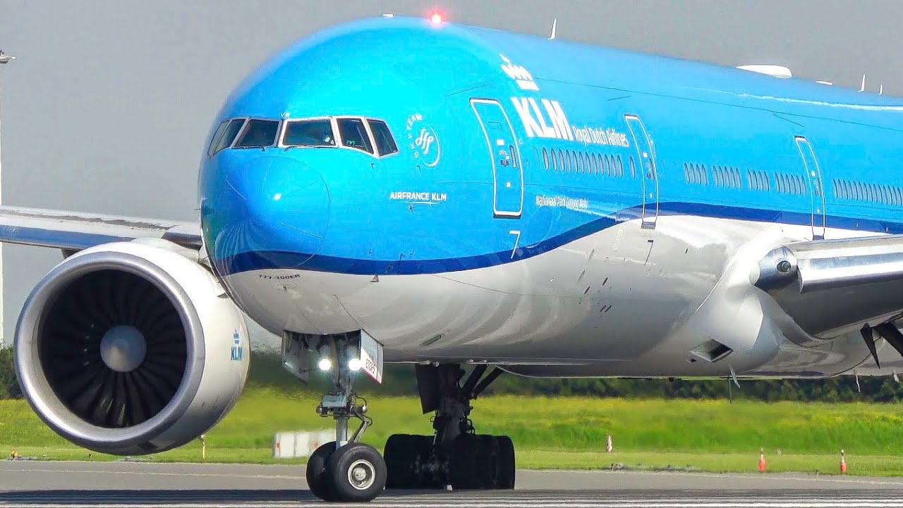 (4K) LOUD and CLOSE-UP! KLM Boeing 777 Take-offs - Amsterdam Schiphol ...