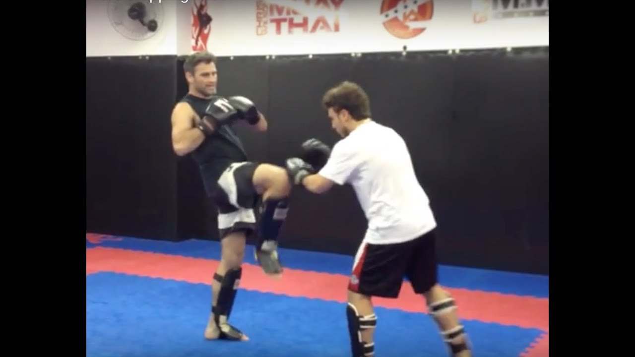 Attack off a forward stepping knee - YouTube